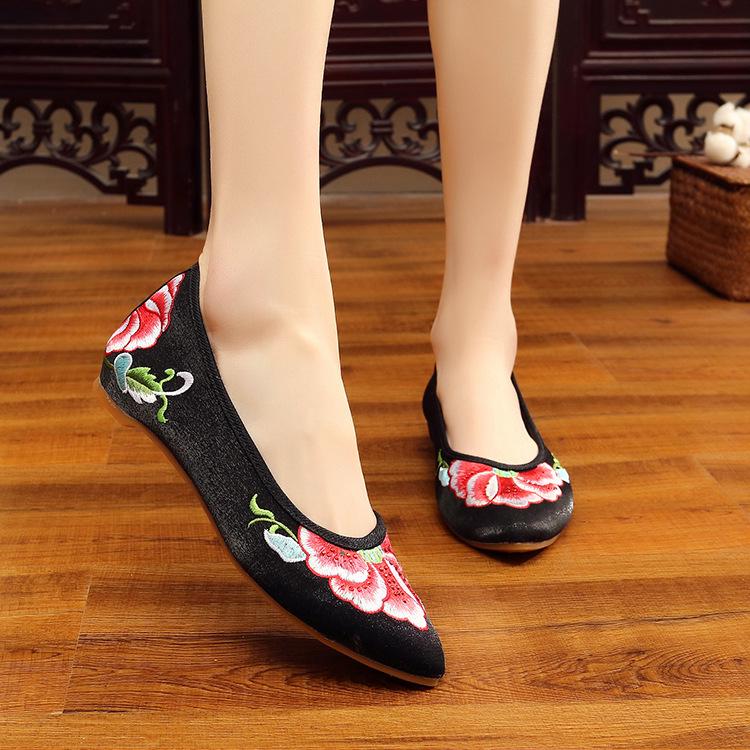 Buy Cheongsam Shoes Five-petal Lotus Genuine Embroidered Wedding Shoes ...