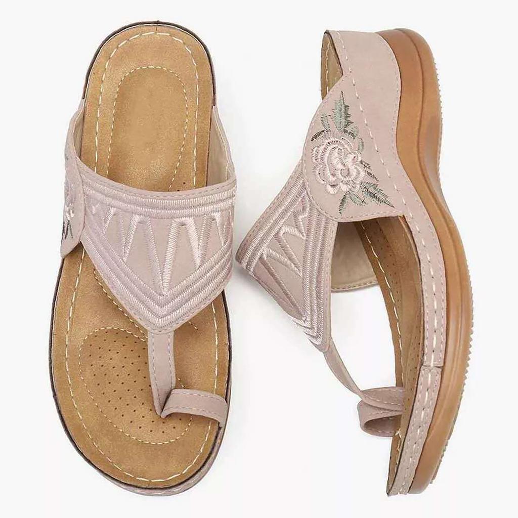 Large Size Flip Flops Embroidered European And Beautiful Sandals And ...