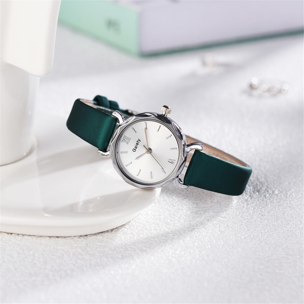 Buy Galety Sleek Minimalist Fashion With Strap Dial Women's Quartz ...