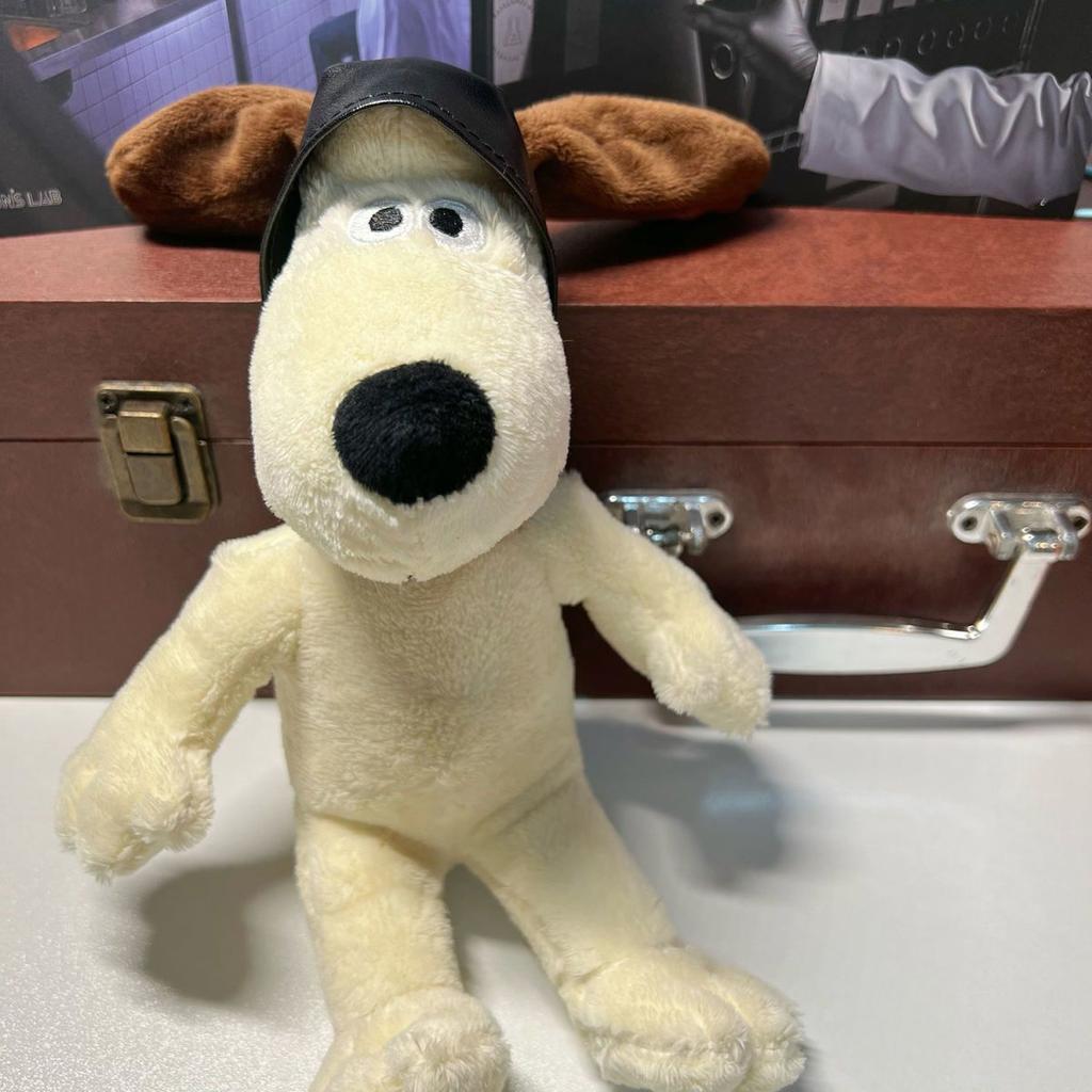 British Invincible Wallace and Gromit Pilot Plush Doll Super Cool Doll ...