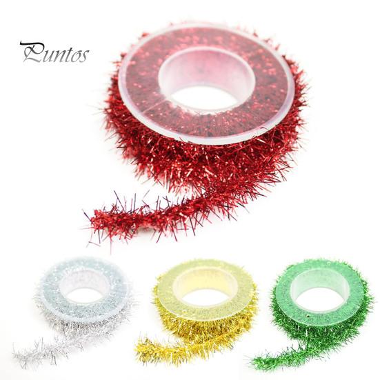 Рождественская цветная лента создает праздничную атмосферу, красочная ...