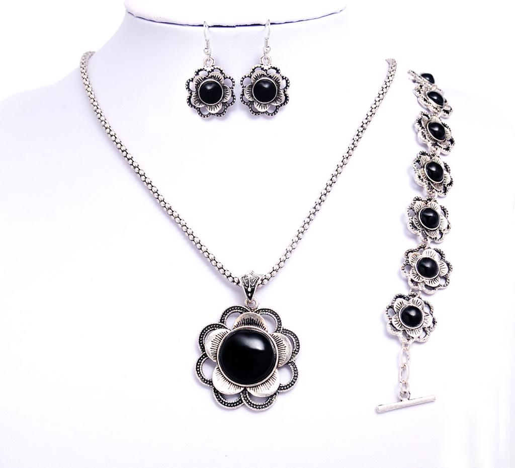 Buy Women's Fashion Vintage Jewlry Set Flower Shape Necklace Bracelet ...