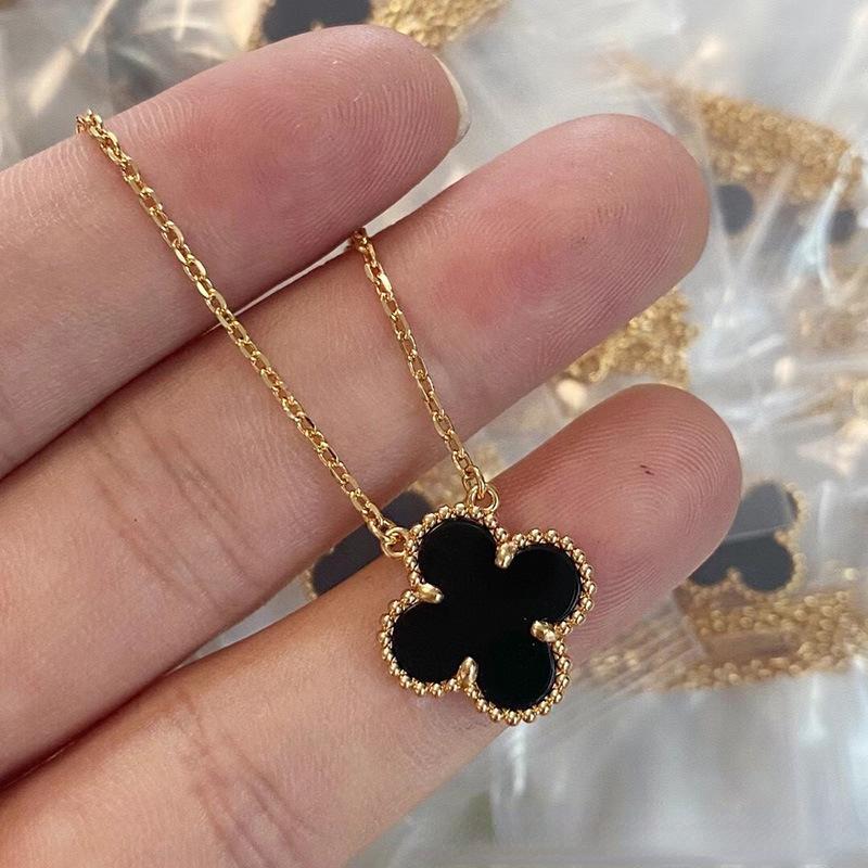Buy Four-leaf Clover Single Flower Necklace Women's Medium Carnelian ...