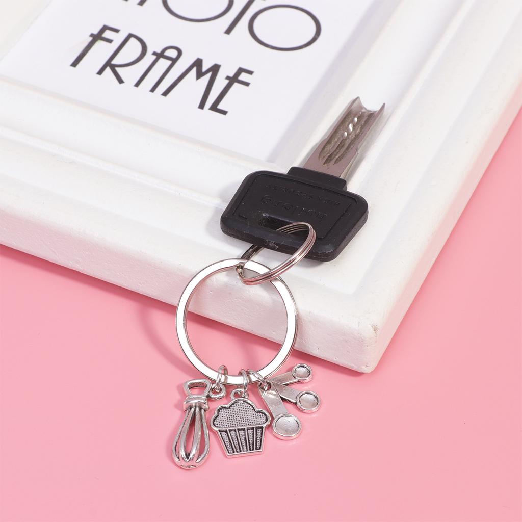 Buy 2pcs Metal Keychain Cake and Spoon Key Holder Keychains Party ...