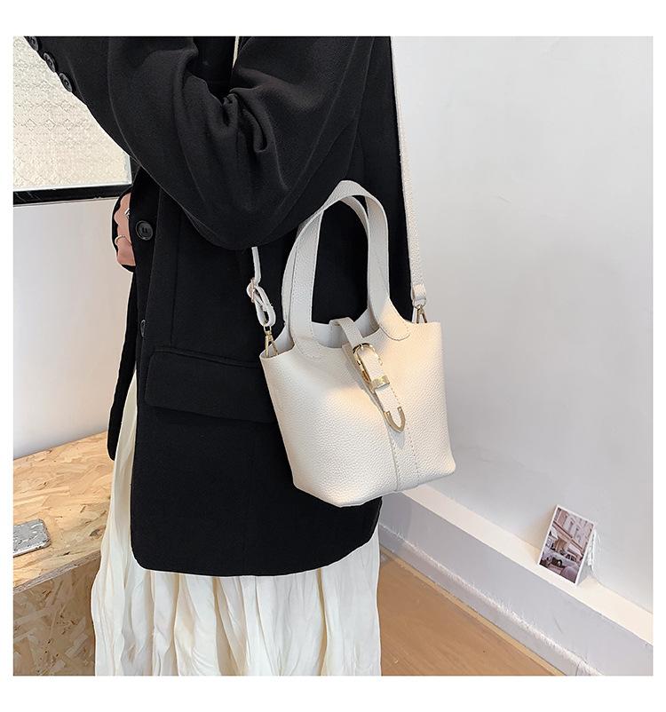 Buy Fashion Handbag Simple Women's Bag Shoulder Bag Retro Soft Surface ...