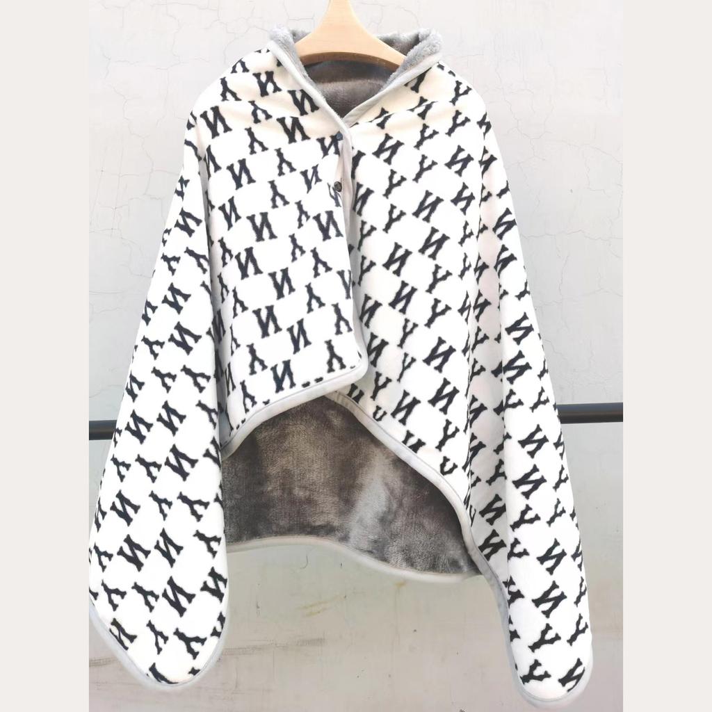 Cheap Versatile Flannel Blanket Button Down Wool Blanket, Fashionable ...