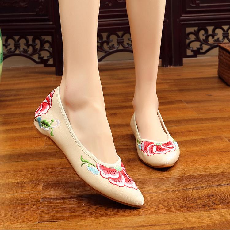Buy Cheongsam Shoes Five-petal Lotus Genuine Embroidered Wedding Shoes ...