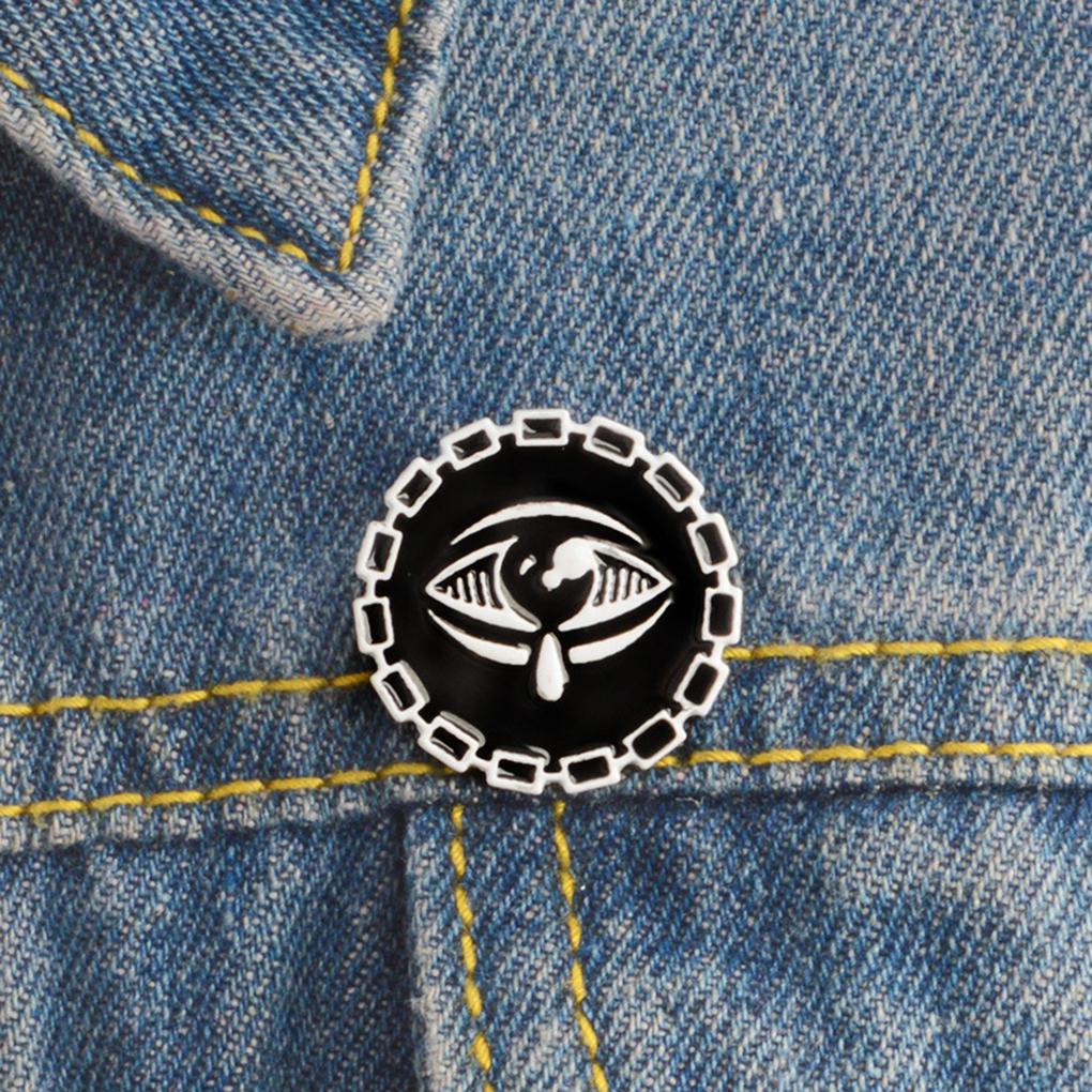 Satın alın Round Eye Men Women Girls Brooch Alloy Breastpin Geometric ...