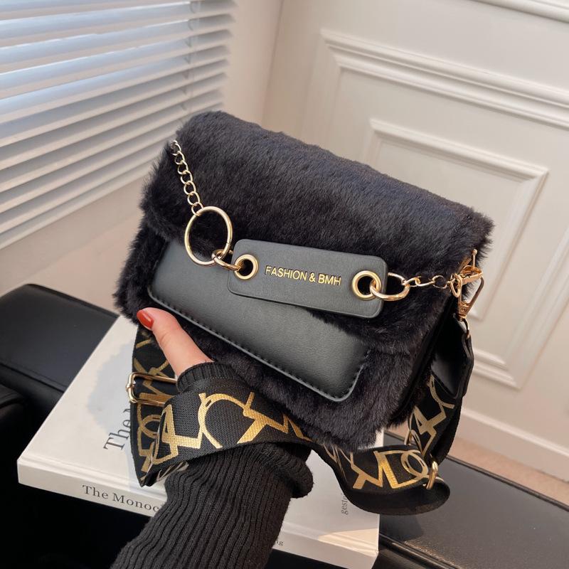 The New Furry Bag Korean Fashion Chain Small Square Bag Net Celebrity ...