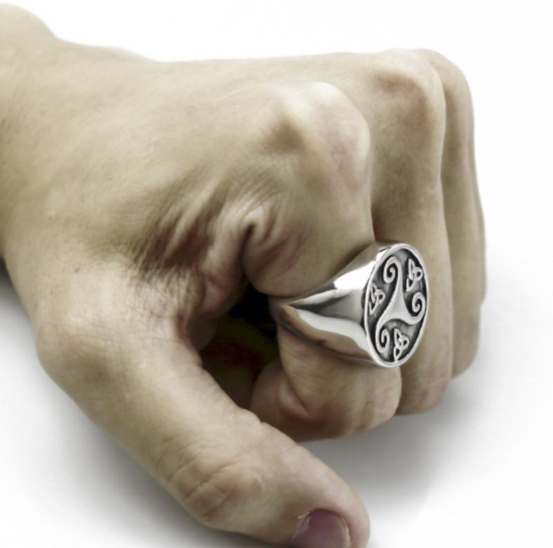Keltische Ringe für Männer und Frauen in Europa und den Vereinigten ...