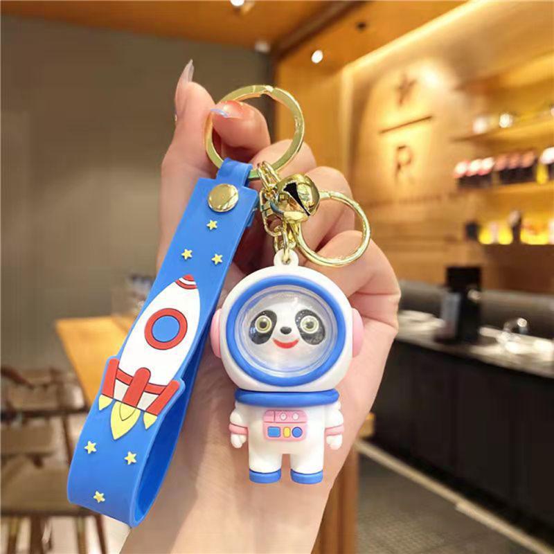 Kjøp Astronaut Panda Keychain Cute Couple Panda Bag Car Key Chain ...