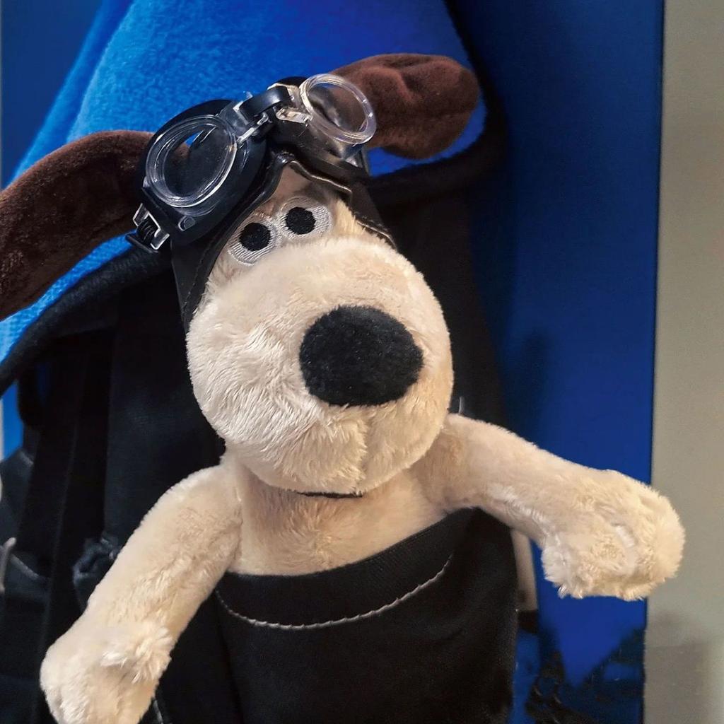 British Invincible Wallace and Gromit Pilot Plush Doll Super Cool Doll ...