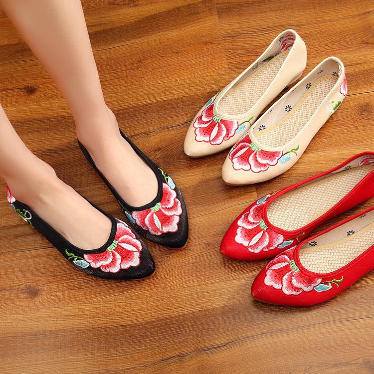Buy Cheongsam Shoes Five-petal Lotus Genuine Embroidered Wedding Shoes ...
