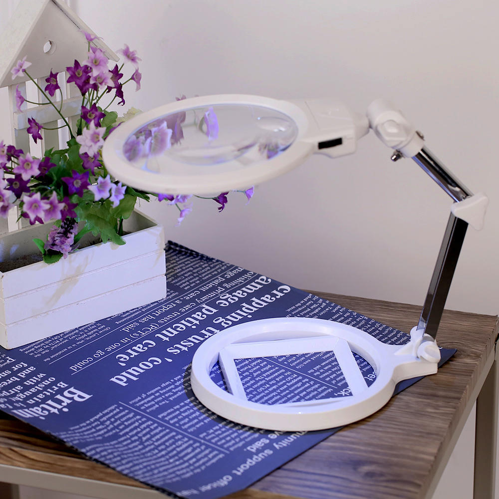 Multi-functional Foldable Magnifier 125mm 2X 26mm 6X 2 LED Lights Table ...