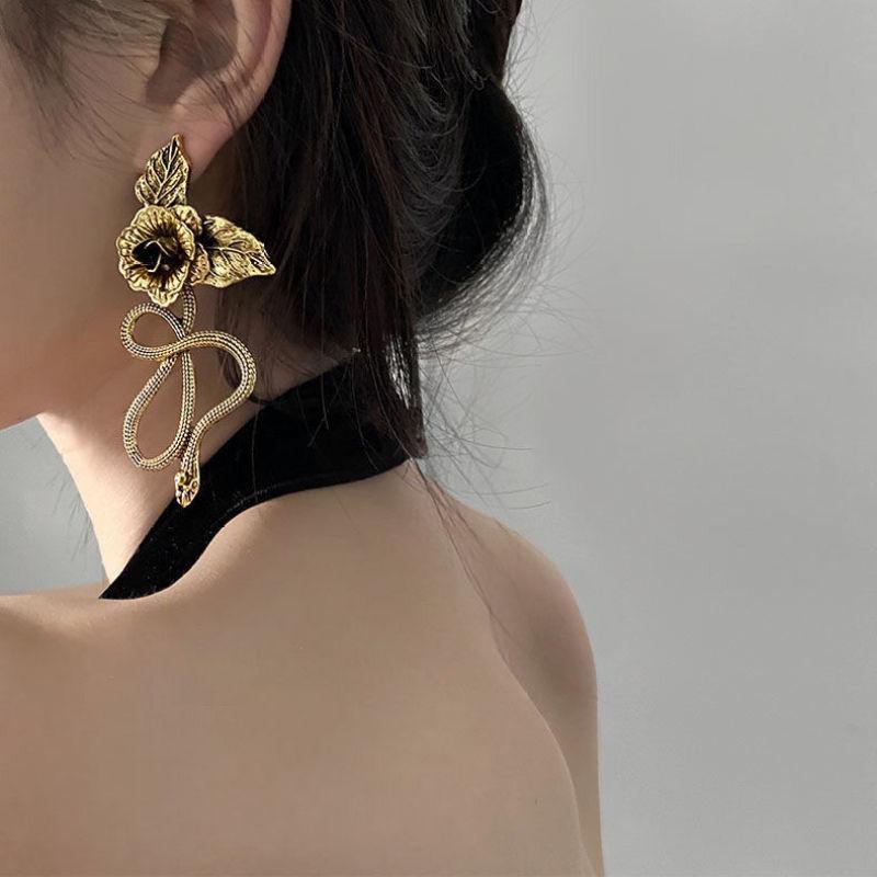 Exaggerated rose snake earrings new personality earrings uygun fiyatlı ...