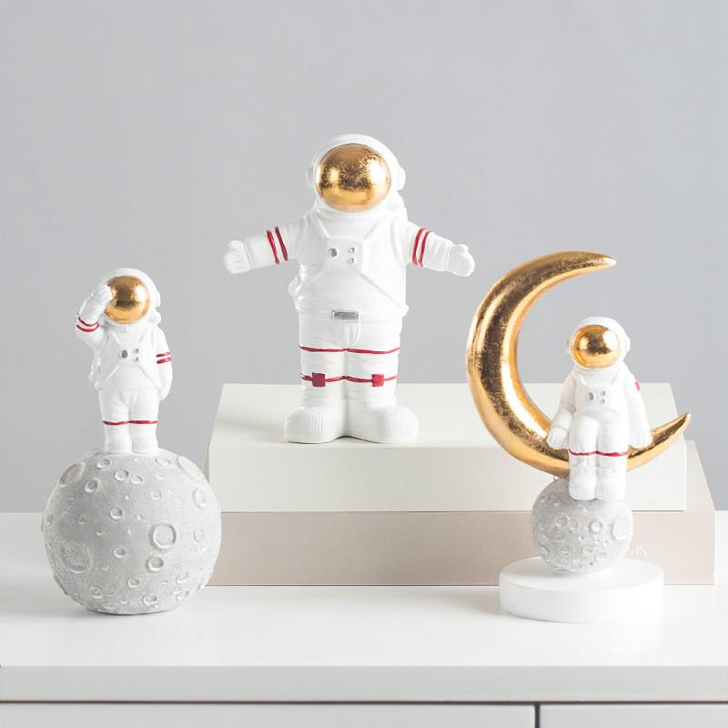 Buy Nordic Astronaut Planet Spaceman Resin Model Decoration Crafts ...