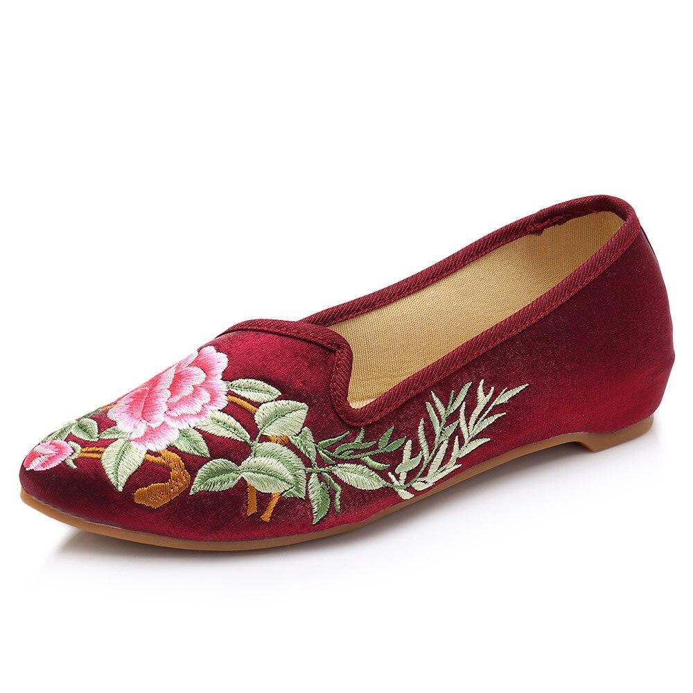 Buy Cotton Fabric Embroidery Ladies Pointed Toe Shoes Comfort Chinese ...
