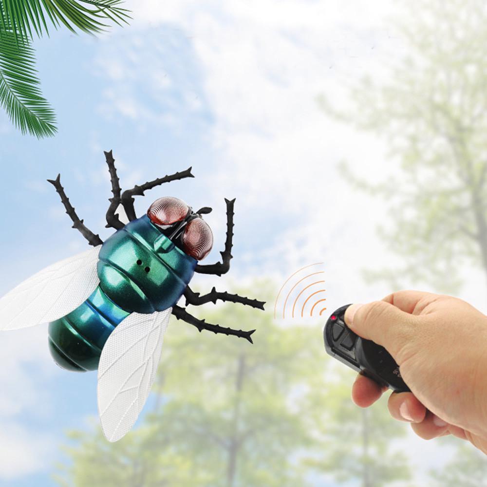 Buy Plastic Infrared Remote Control Animal Fly Prank Insects Joke Scary ...