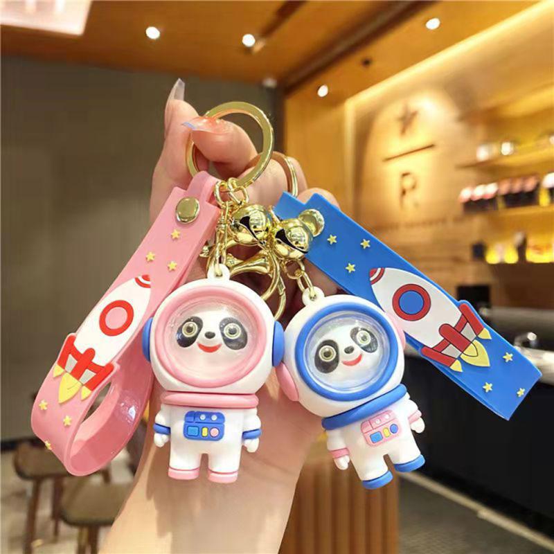 Kjøp Astronaut Panda Keychain Cute Couple Panda Bag Car Key Chain ...
